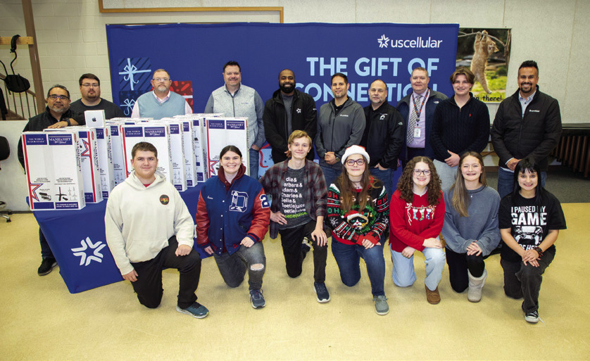 US Cellular donates music stands and computer to Pride of Durant band ...