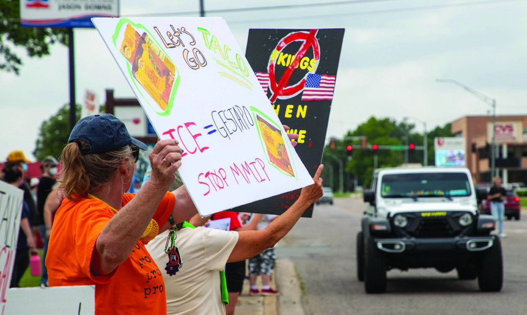 ‘No Kings’ demonstration held in Durant | Durant Democrat